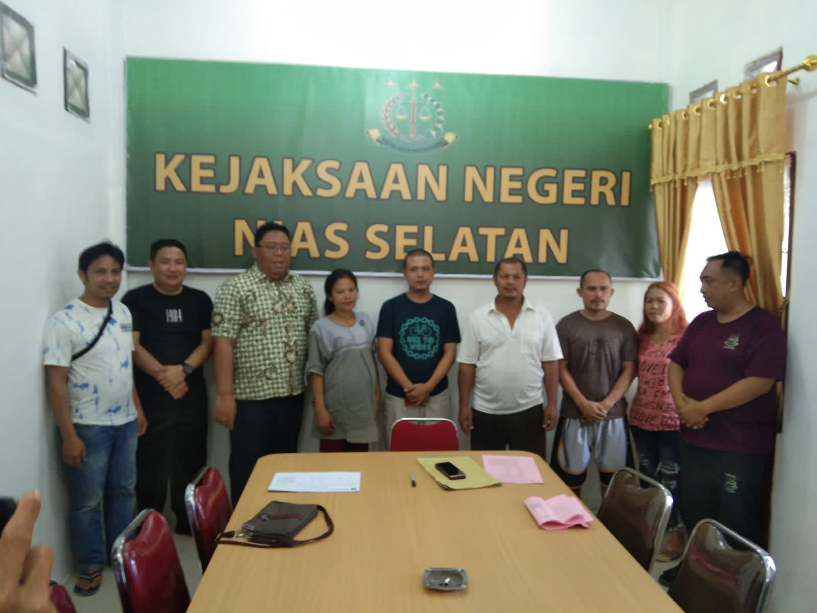 Kajari Nisel Hentikan Penuntutan Dua Tersangka Penganiayaan Kajari Nisel Hentikan Penuntutan Dua Tersangka Penganiayaan